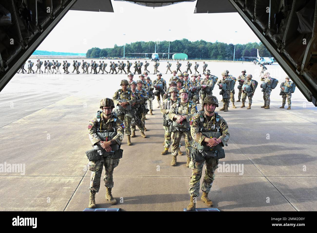 Army Airborne Paratroopers prepare to board 136th Airlift Wings' C-130 ...