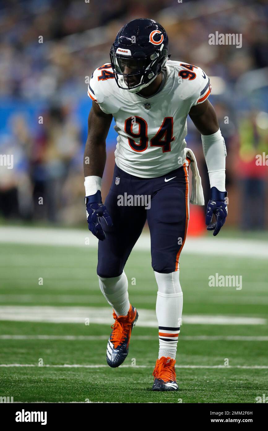 Chicago Bears outside linebacker Leonard Floyd (94) rushes in against ...