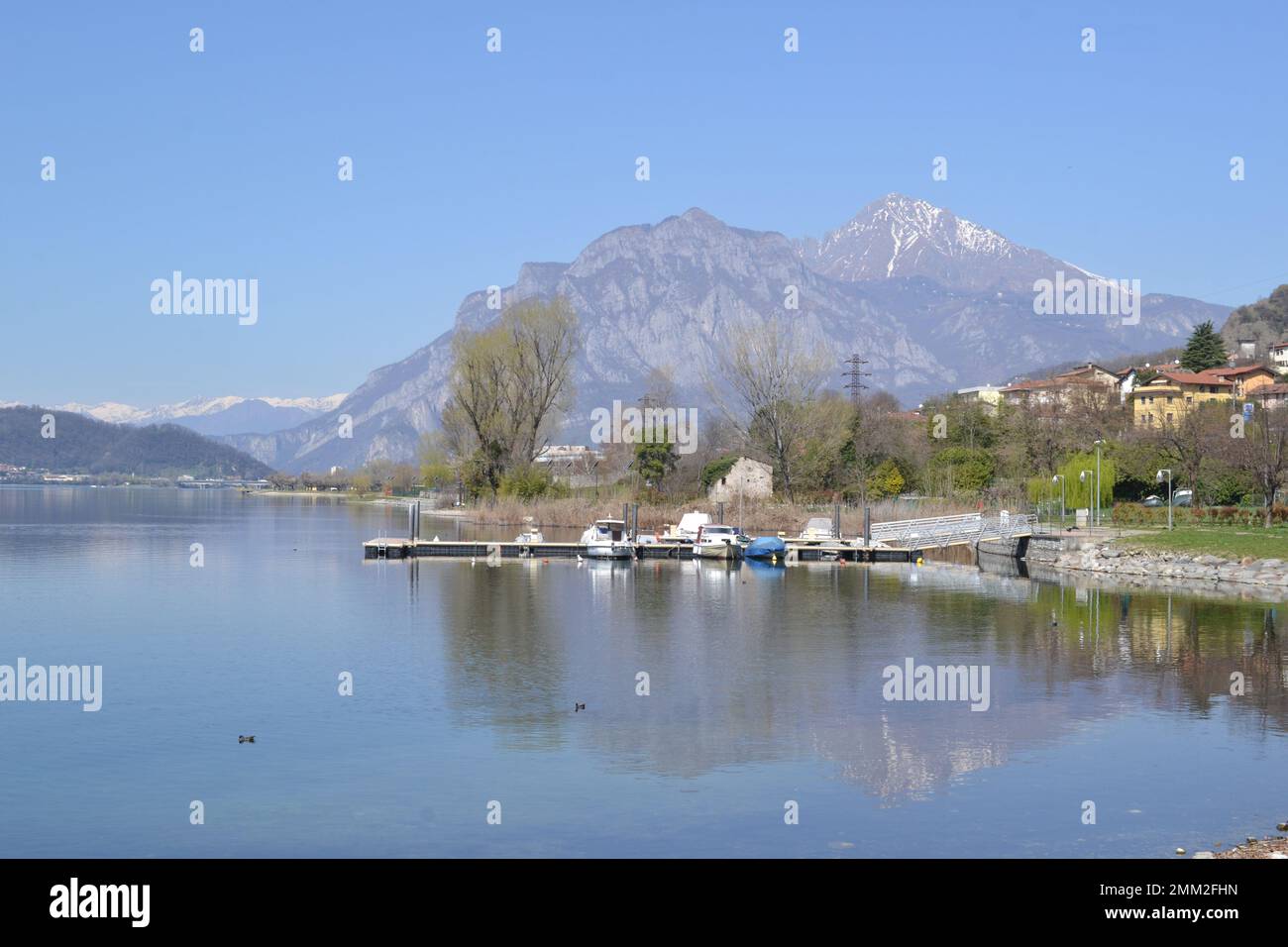 Small port in lecco lake hi-res stock photography and images - Alamy