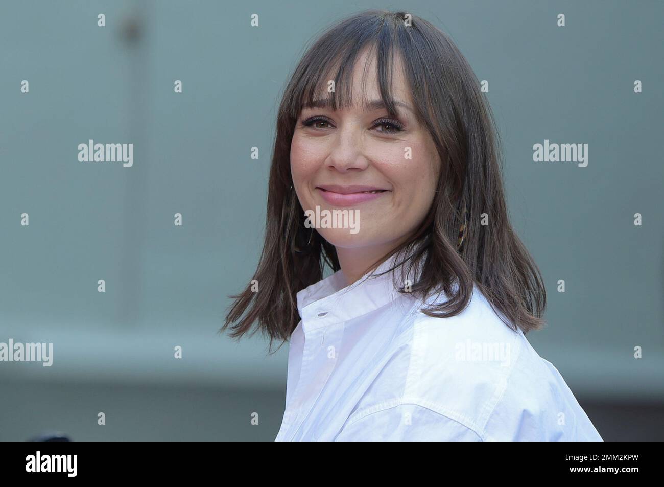 Rashida Jones attends a hand and footprint ceremony honoring Quincy ...