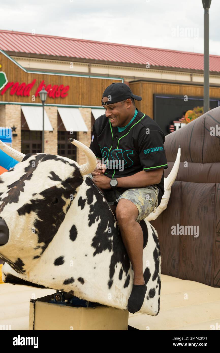 U.S. Army Command Sgt. Maj. Benjamin Lemon, the U.S. Army Garrison ...