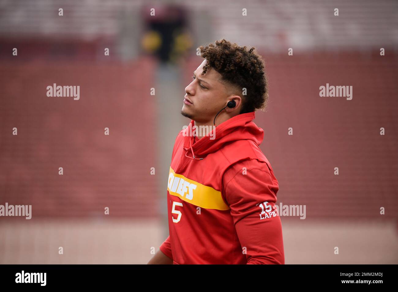Kansas City Chiefs quarterback Patrick Mahomes warms up before an NFL ...