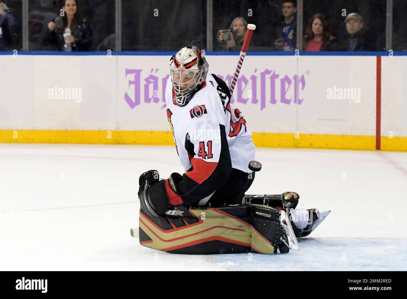 Ottawa Senators goaltender Craig Anderson (41) deflects the puck during ...