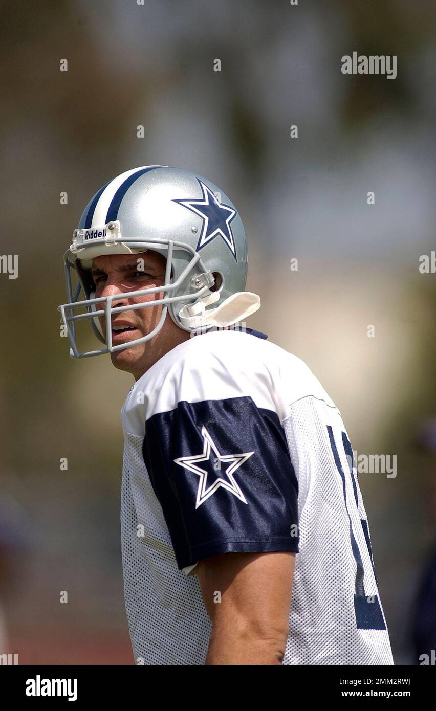 Dallas Cowboys quarterback Vinny Testaverde participates in drills ...