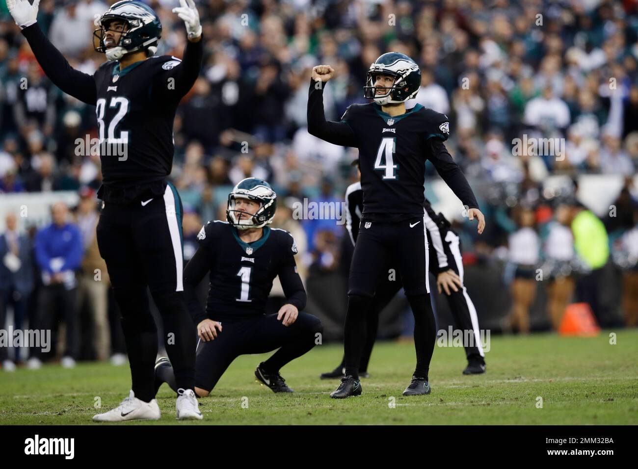 Philadelphia Eagles' Jake Elliott (4) reacts after kicking a field goal ...