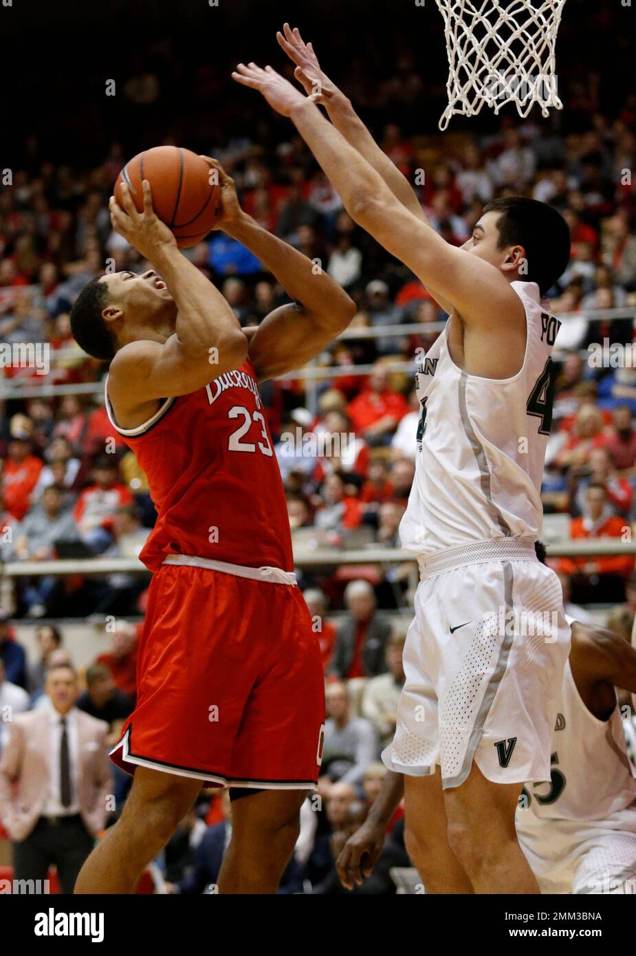 Ohio State forward Jaedon LeDee, left, goes up for a shot against ...