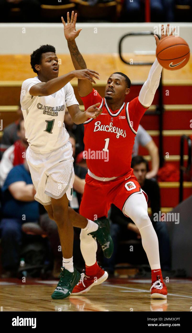 Cleveland State sophomore Tyree Appleby, left, passes against Ohio ...