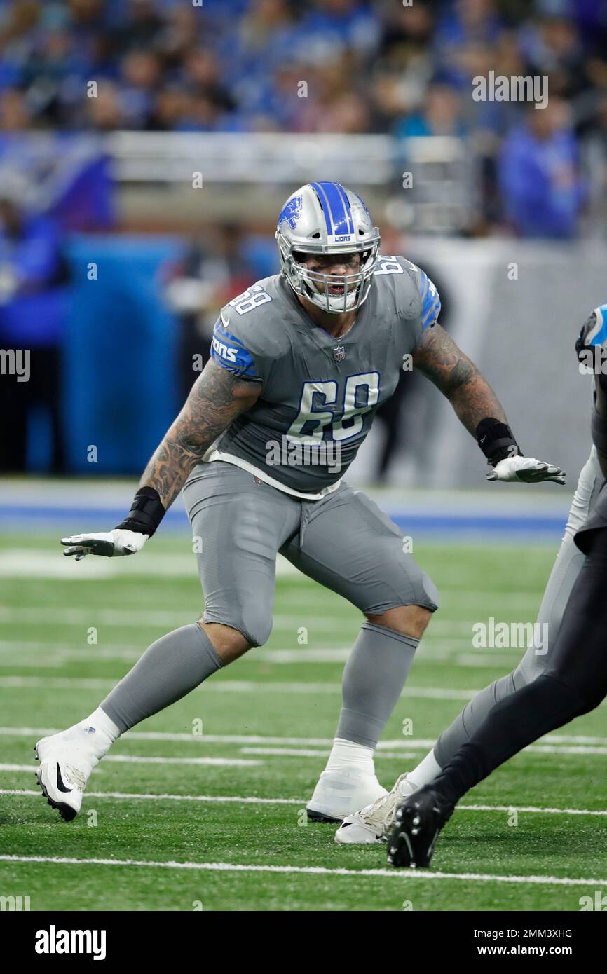 Detroit Lions offensive tackle Taylor Decker (68) sets to block against ...
