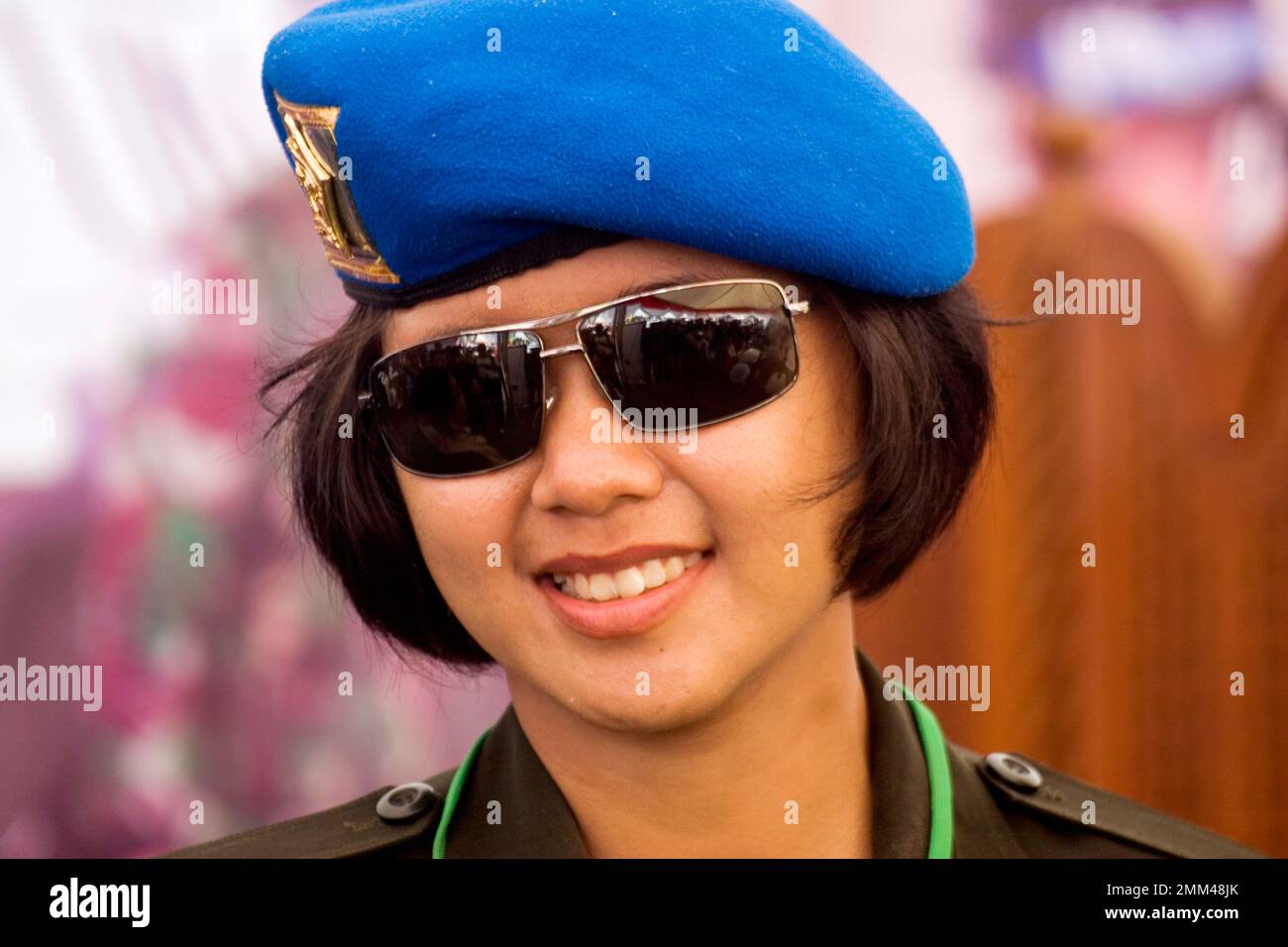 Female soldier portrait hi-res stock photography and images - Alamy
