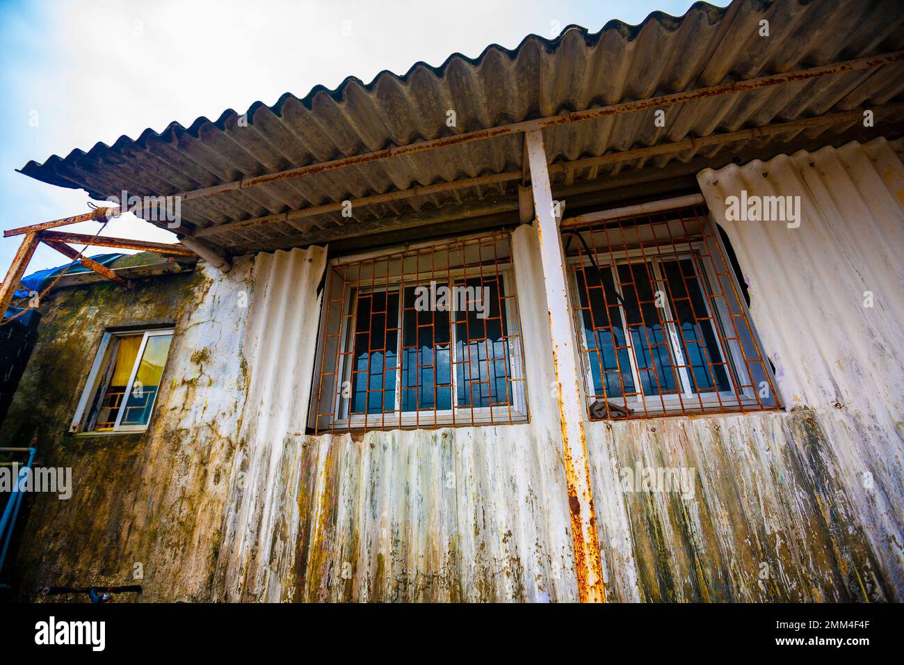 Selling windows hi-res stock photography and images - Alamy