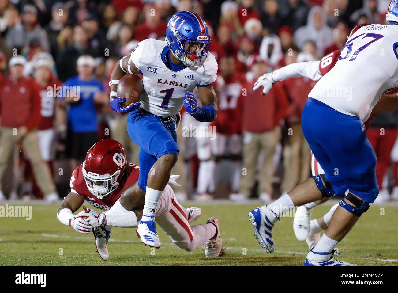 Kansas running back Pooka Williams Jr. (1) runs against Oklahoma during ...