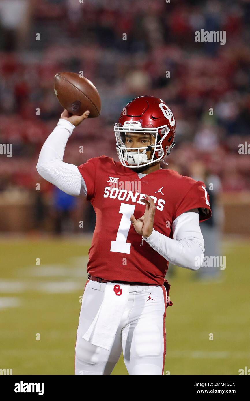 Oklahoma quarterback Kyler Murray (1) before the start of an NCAA ...