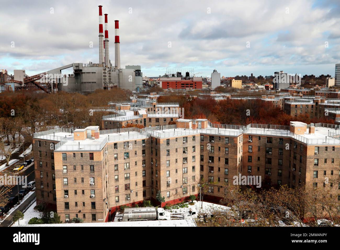 The Queensbridge Houses are located near the Ravenswood Generating ...