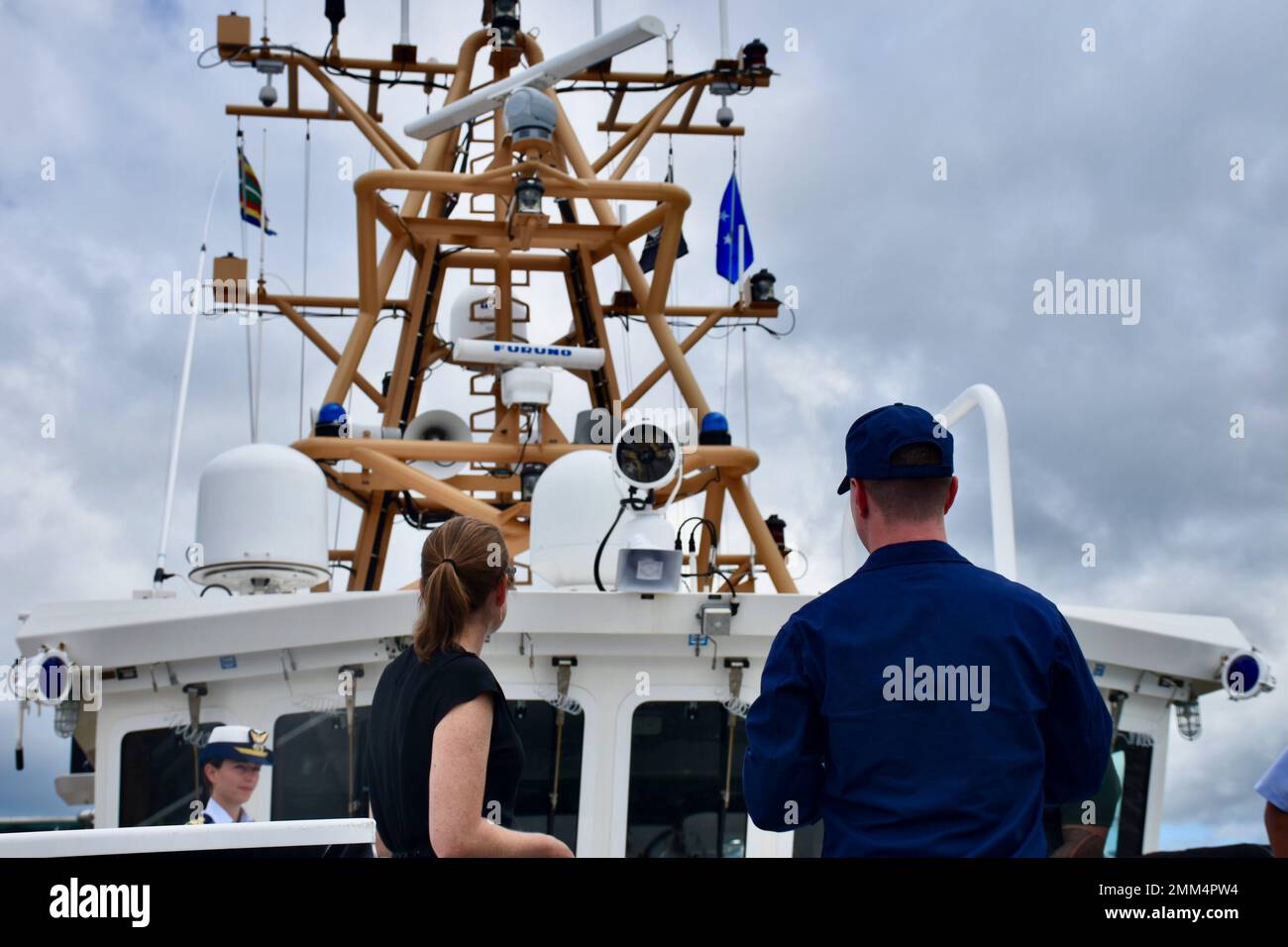 The crew of USCGC Oliver Henry (WPC 1140) host Chargé d’affaires Alissa ...