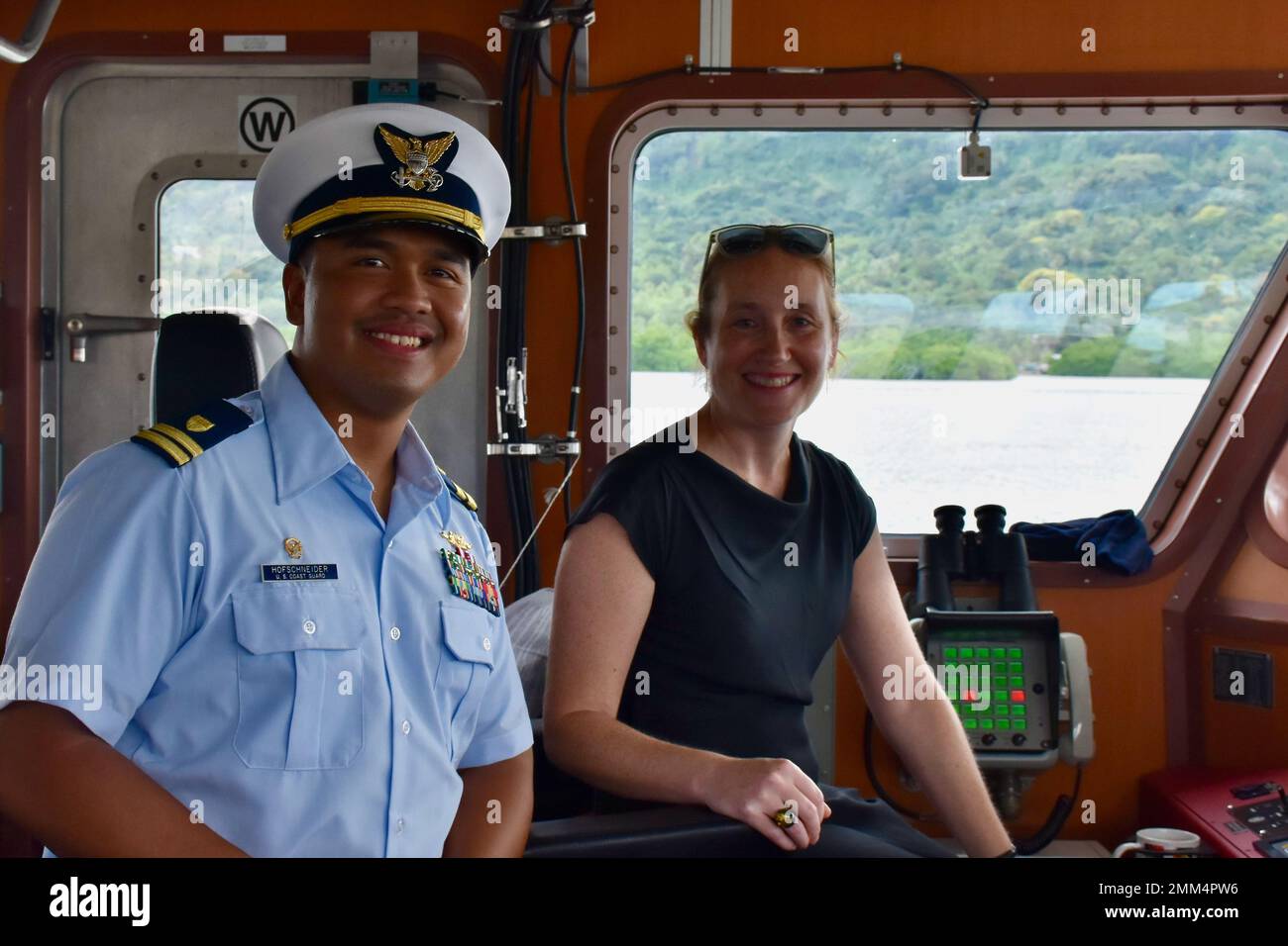 The crew of USCGC Oliver Henry (WPC 1140) host Chargé d’affaires Alissa ...