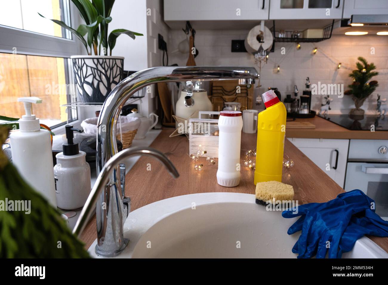 Mess kit kitchen hi-res stock photography and images - Alamy