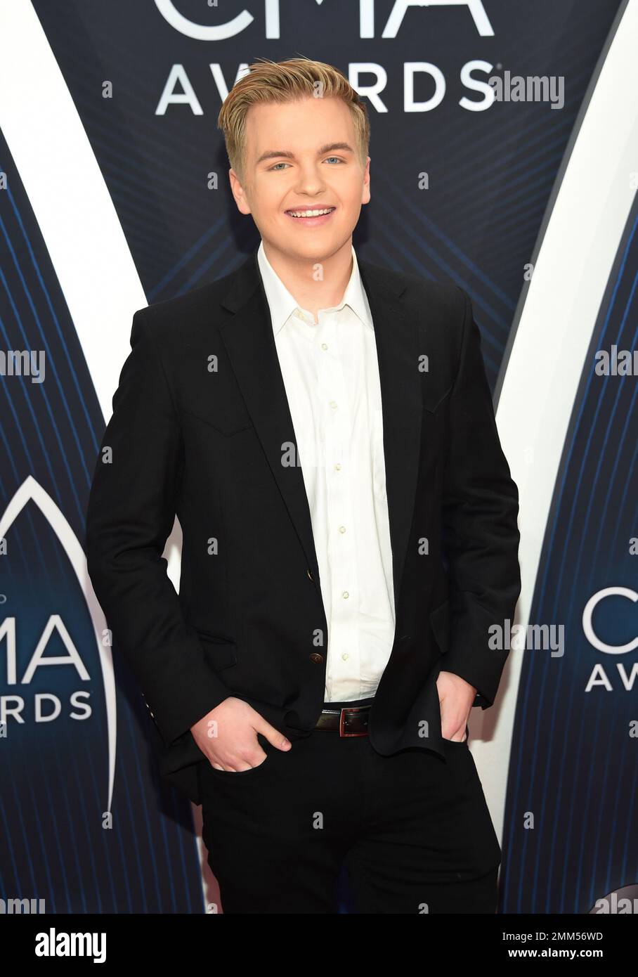 Caleb Lee Hutchinson arrives at the 52nd annual CMA Awards at ...