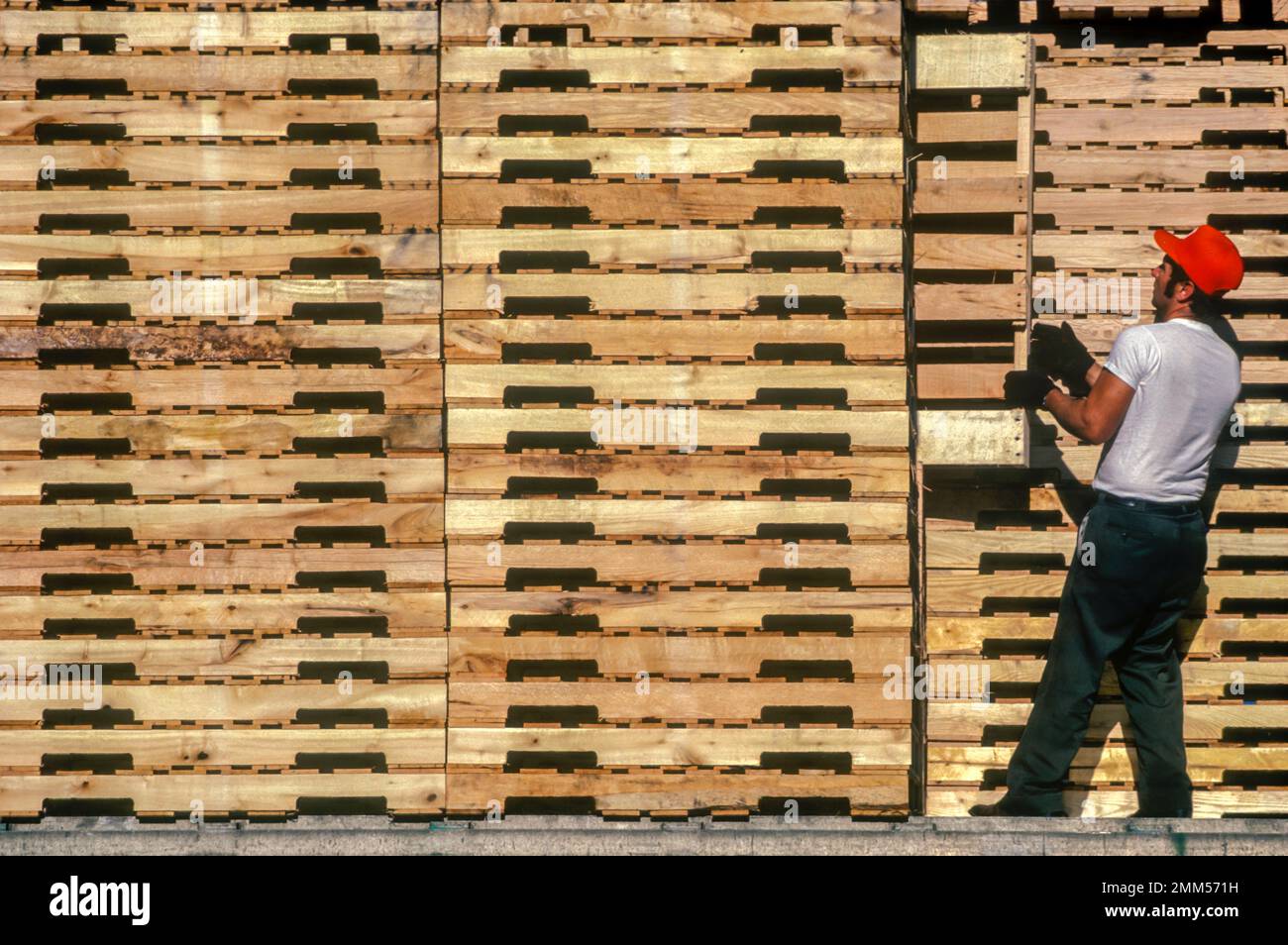 Manual loading wood hi-res stock photography and images - Alamy