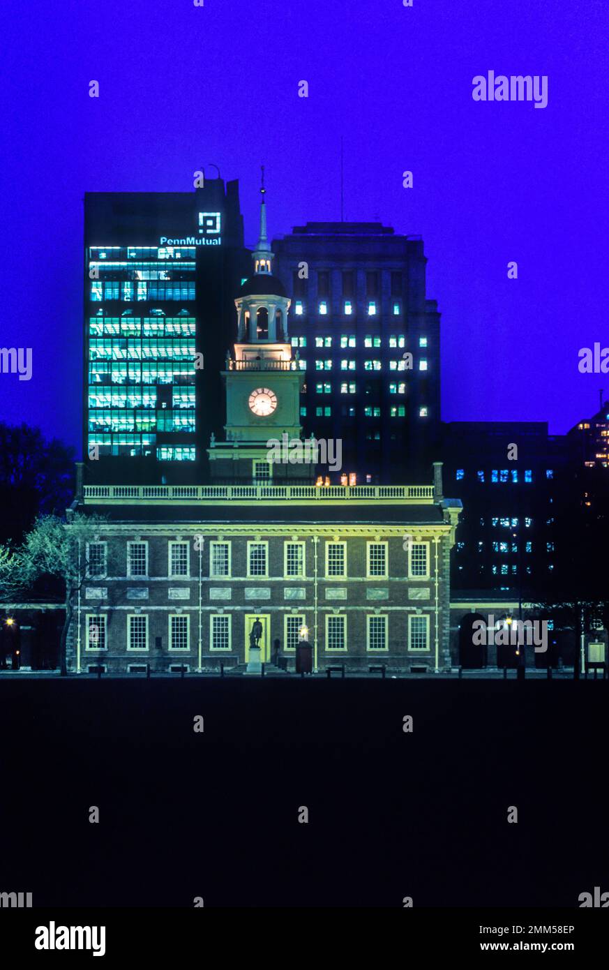 CLOCK TOWER INDEPENDENCE HALL INDEPENDENCE MALL PHILADELPHIA ...