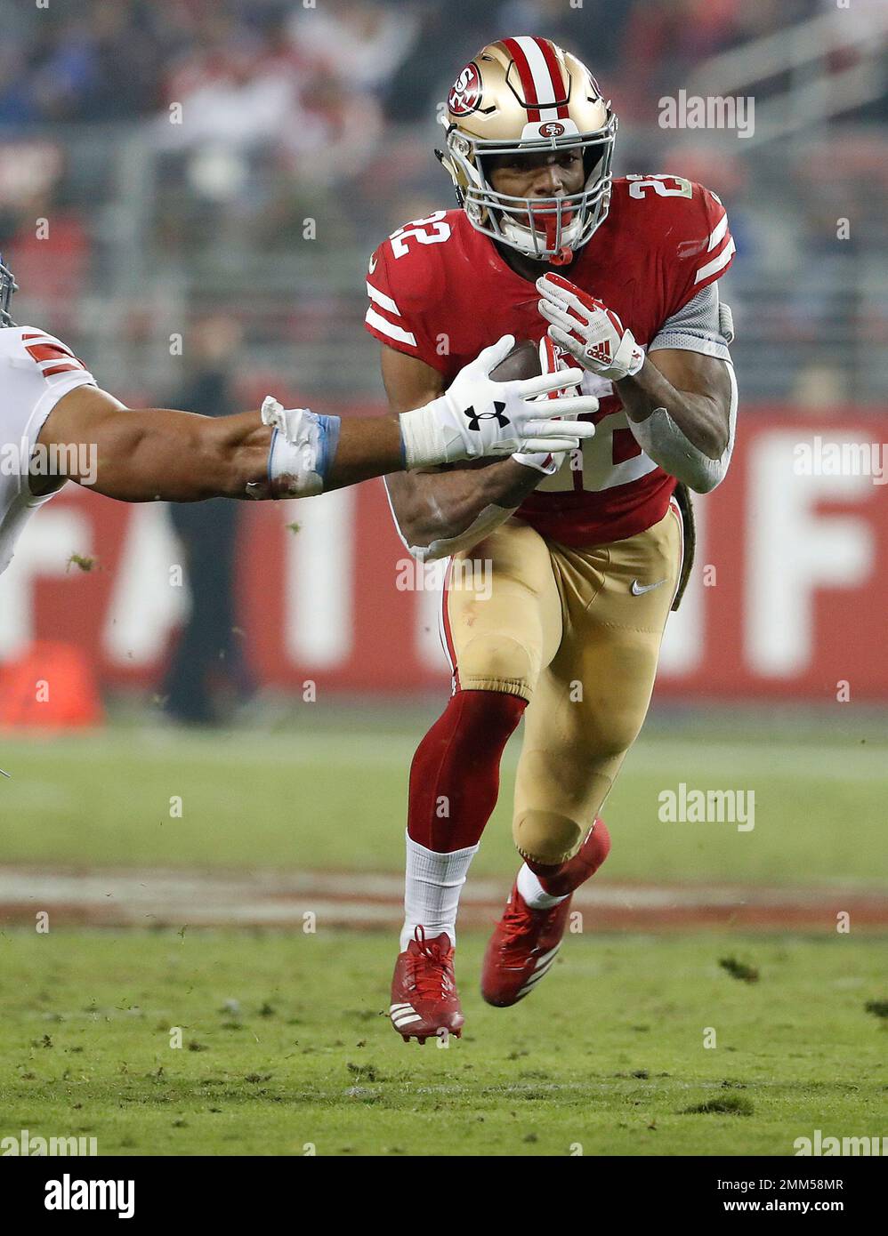 San Francisco 49ers running back Matt Breida (22) runs against the New ...