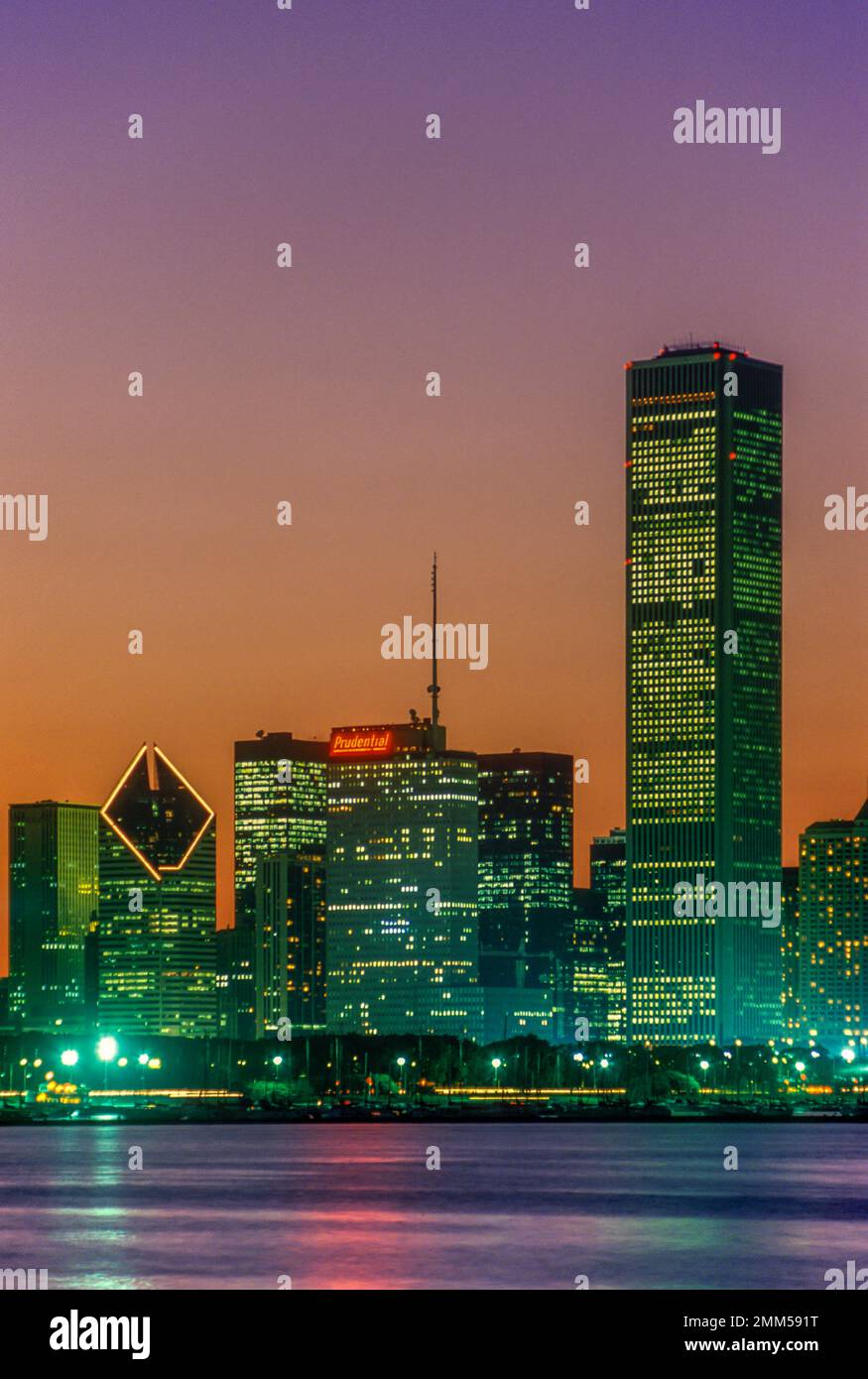 1988 HISTORICAL AMOCO BUILDING (©DURRELL STONE & PERKINS & WILL 1974 ...