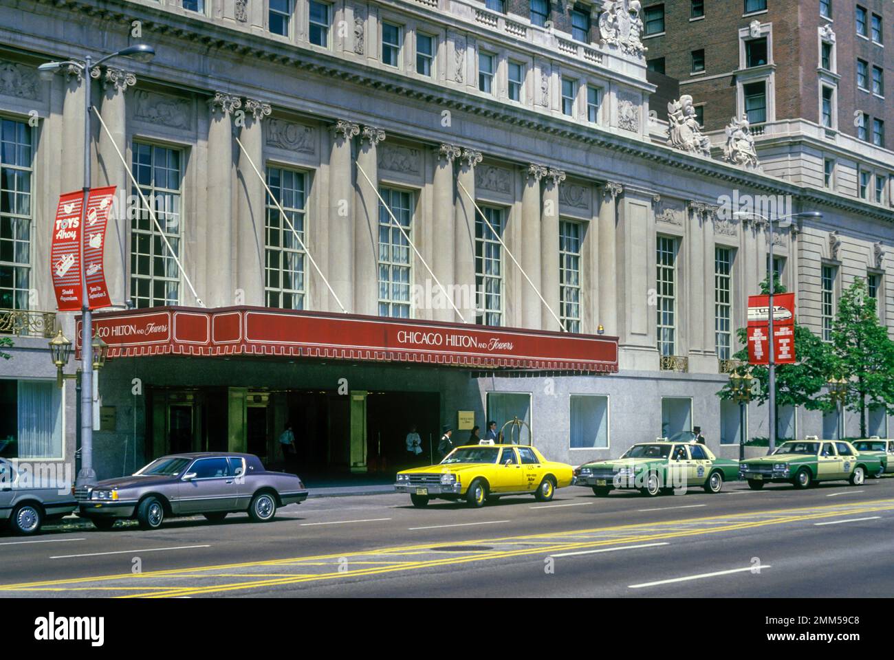 Chicago hilton and towers hi-res stock photography and images - Alamy