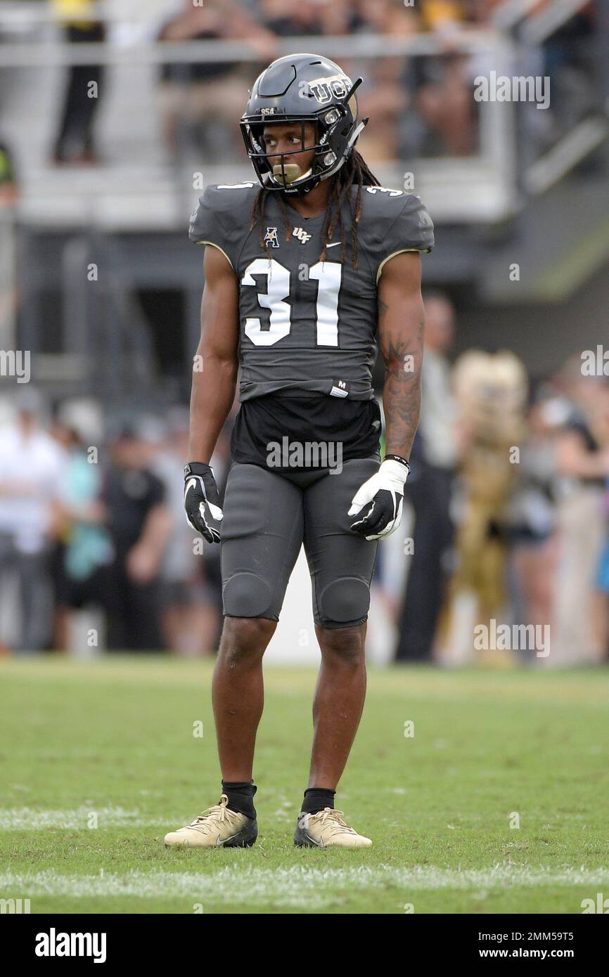 Central Florida defensive back Aaron Robinson (31) sets up for a play ...