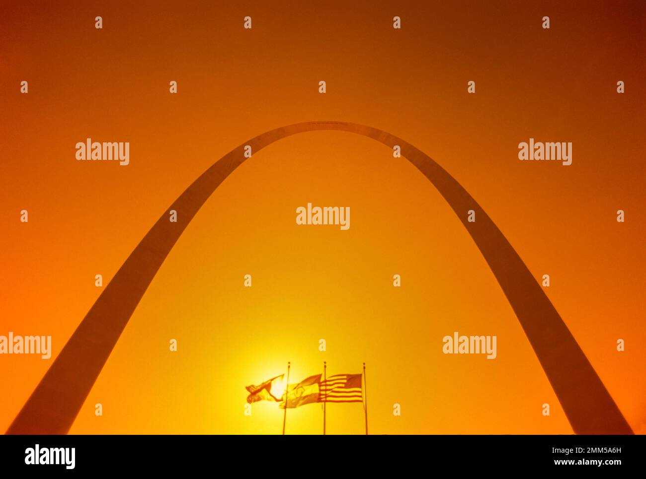 GATEWAY TO THE WEST ARCH (©EERO SAARINEN 1965) JEFFERSON NATIONAL ...