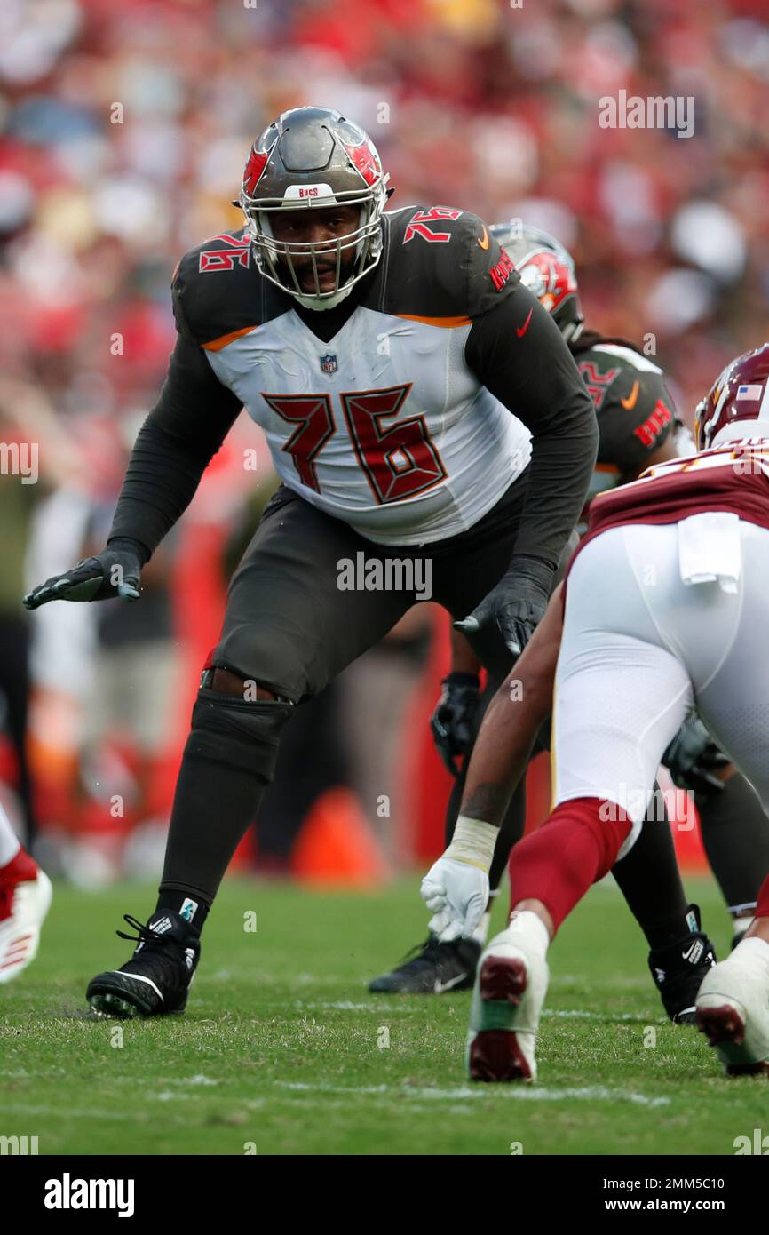 Tampa Bay Buccaneers offensive tackle Donovan Smith (76) sets to block ...