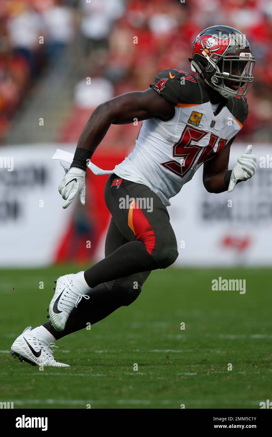 Tampa Bay Buccaneers outside linebacker Lavonte David (54) rushes in ...