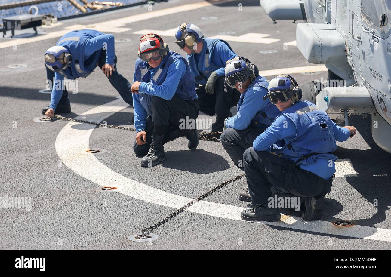 PHILIPPINE SEA (Sept. 14, 2022) – Sailors assigned to Arleigh Burke ...