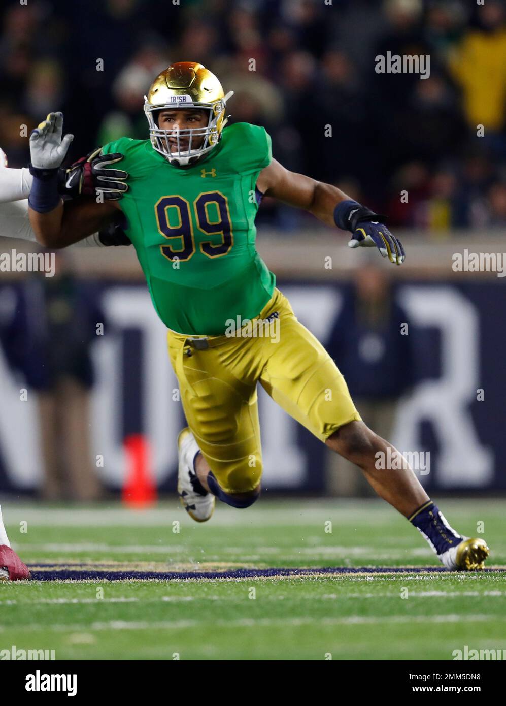 Notre Dame defensive lineman Jerry Tillery (99) rushes against Florida ...