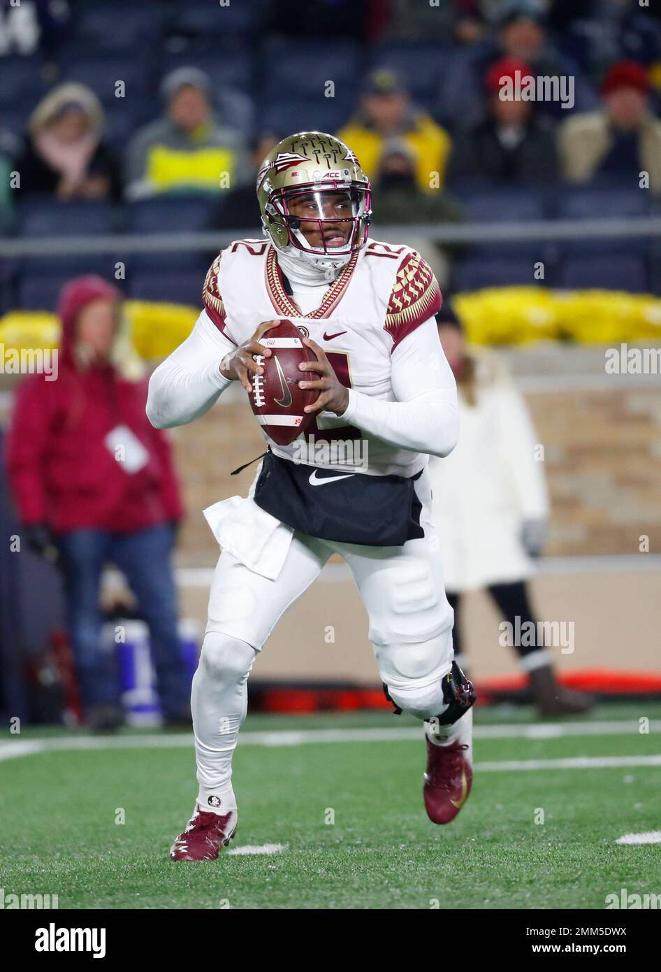 Florida State quarterback Deondre Francois plays in the first half of ...