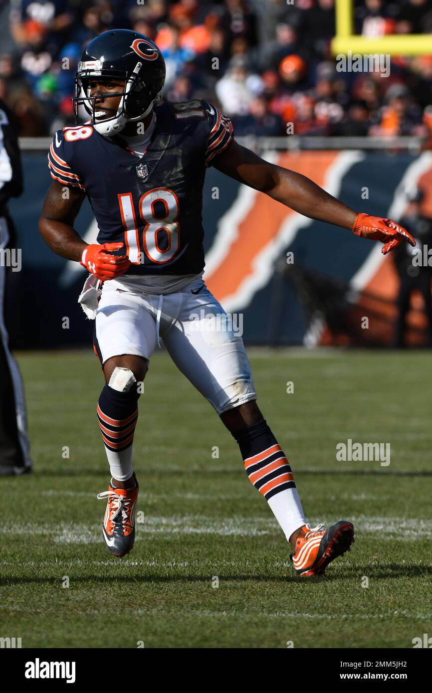 Chicago Bears wide receiver Taylor Gabriel (18) runs against the ...