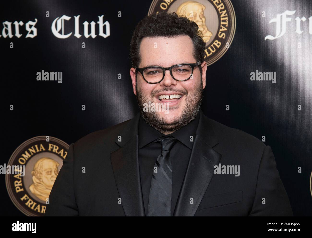 Josh Gad attends the Friars Club Entertainment Icon Award ceremony ...