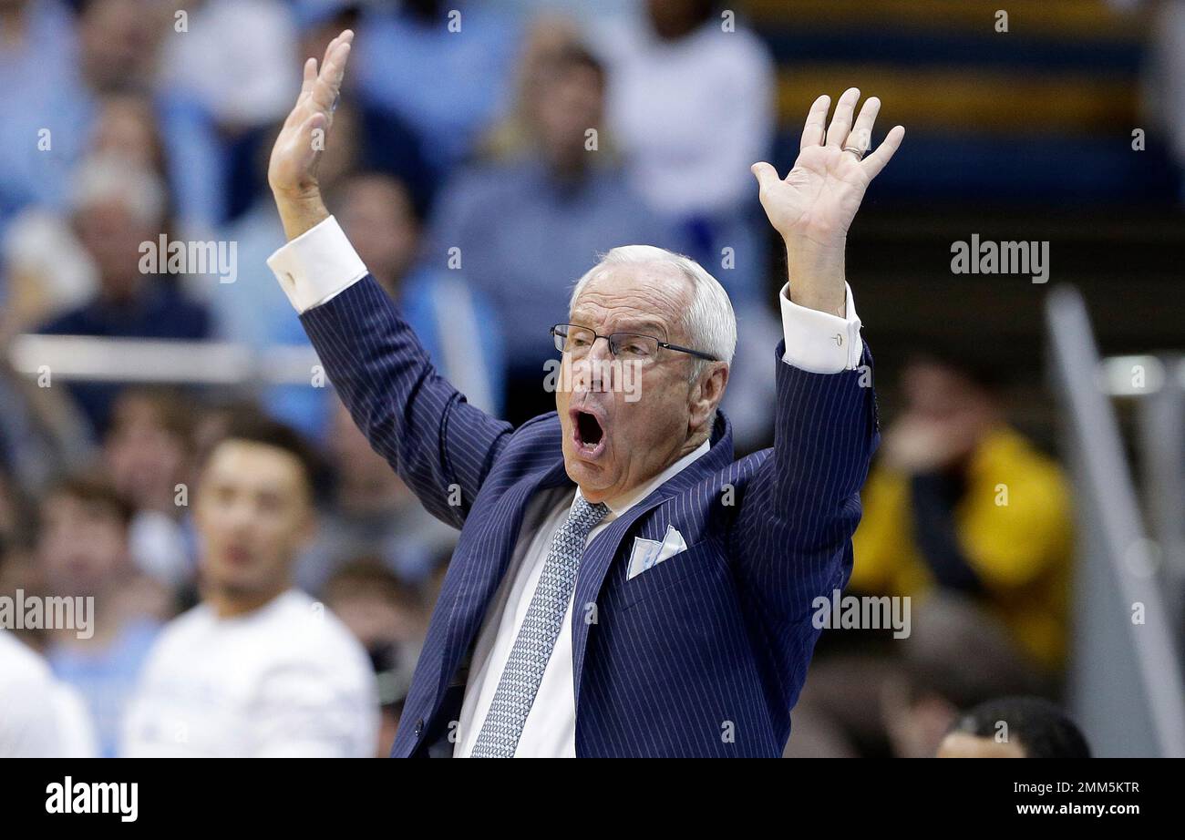 North Carolina head coach Roy Williams reacts during the second half of ...