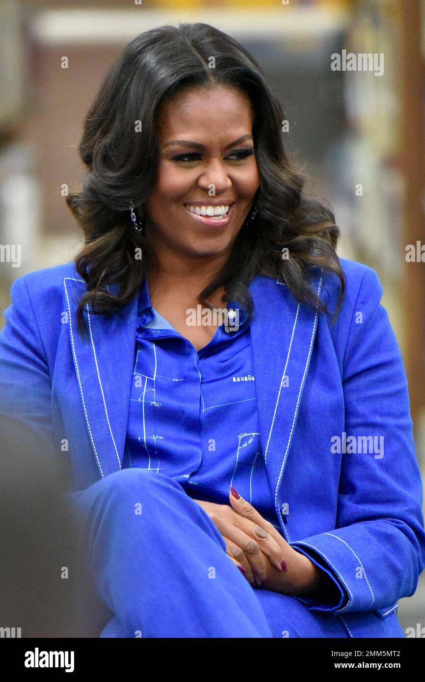 Former first lady Michelle Obama speaks with students about her ...