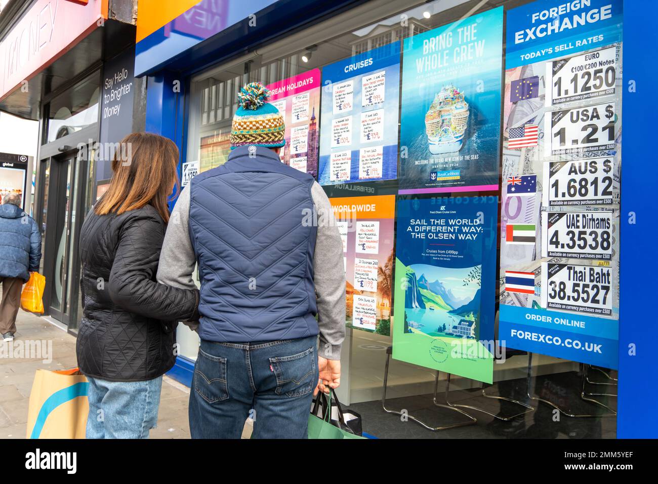 Travel agency window hi-res stock photography and images - Alamy