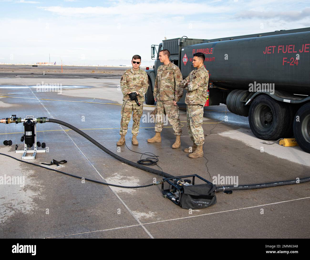 Forward area refueling equipment hi-res stock photography and images ...