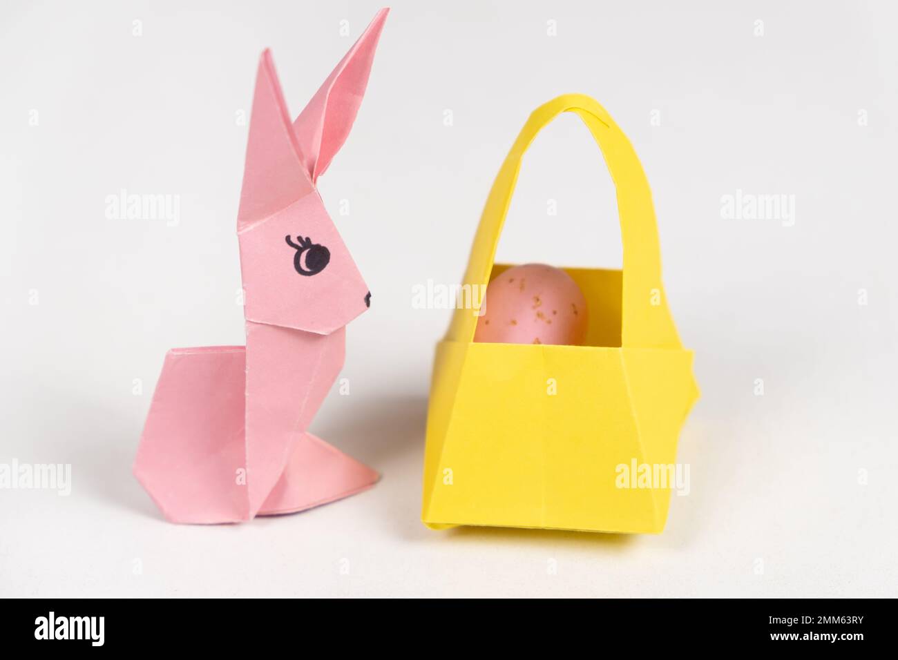 Rabbit origami hi-res stock photography and images - Alamy