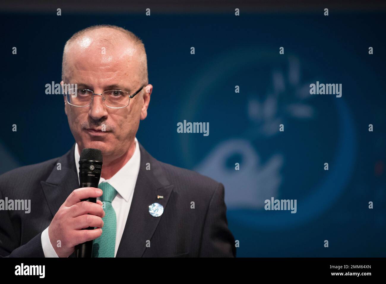 Palestinian Prime Minister Rami Hamdallah speaks at the Paris Peace ...