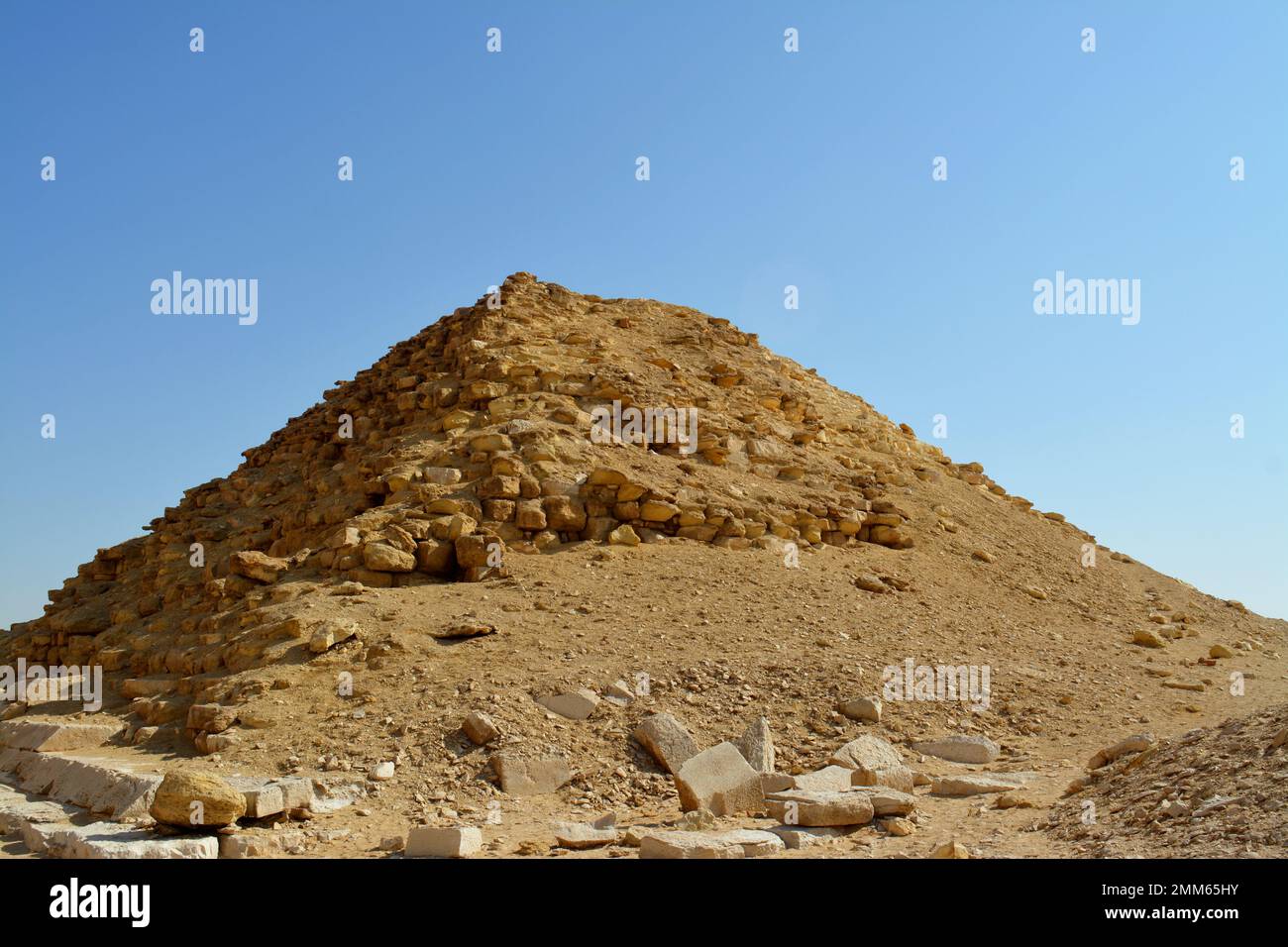 The satellite pyramid located 55 meters south to the bent pyramid of ...