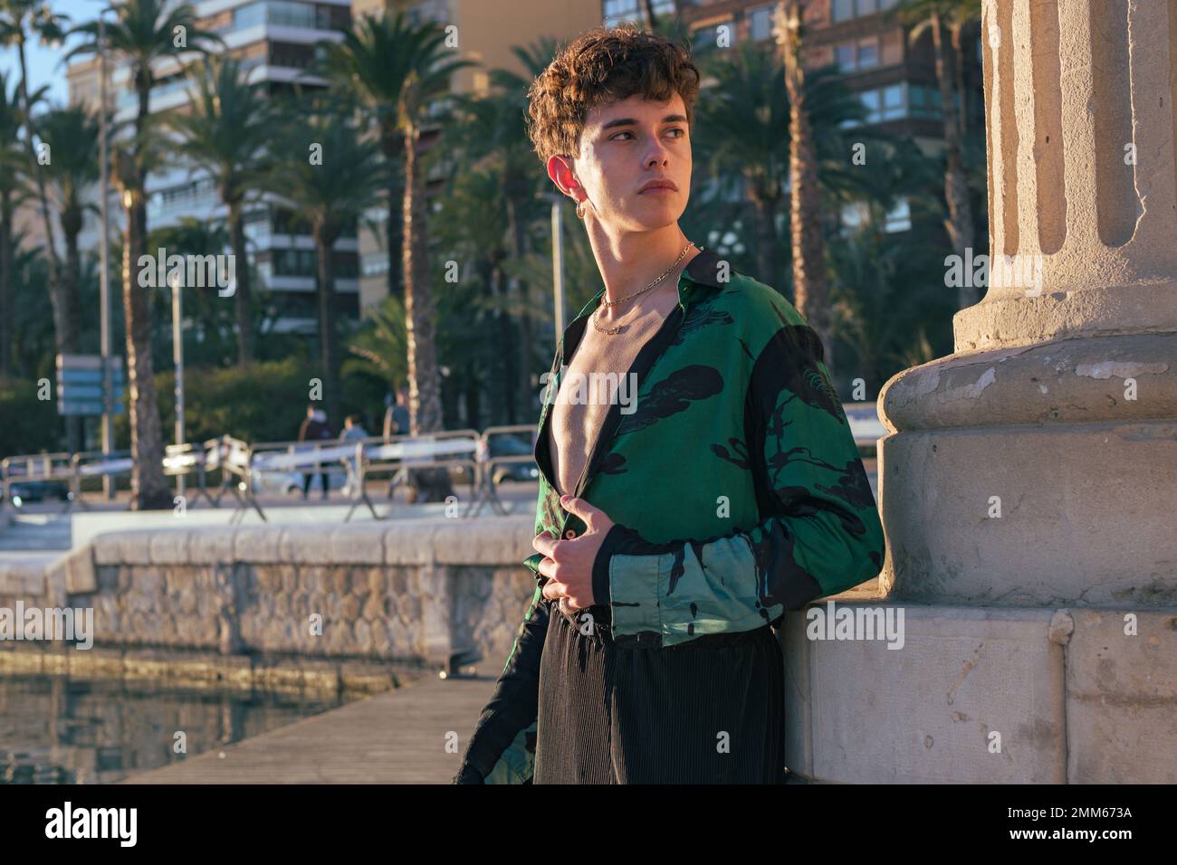 Alternative poses hi-res stock photography and images - Alamy