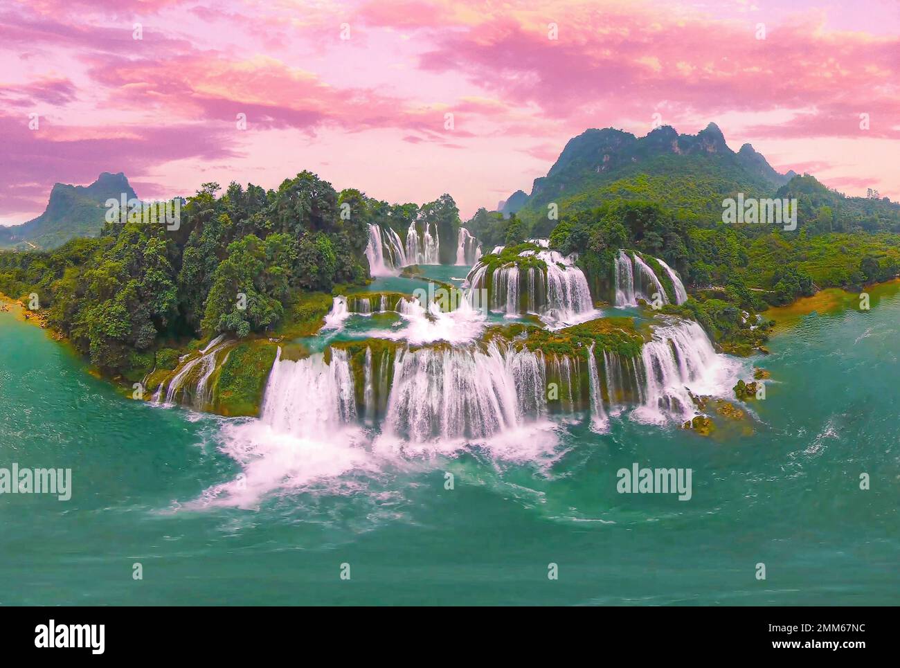 Scenic ban gioc waterfall hi-res stock photography and images - Alamy