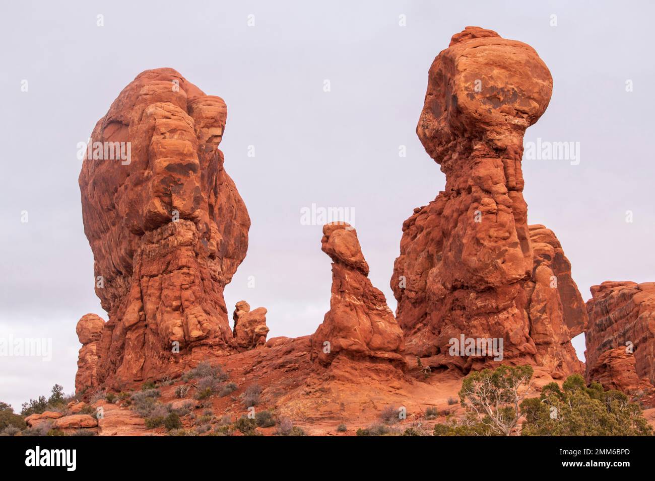 Arches National Park in Utah is home to approximately 2,000 stone ...