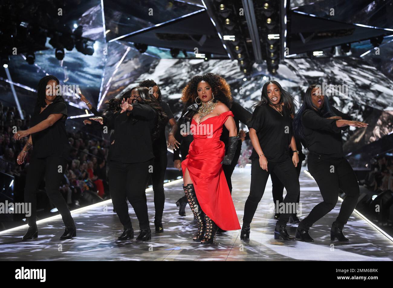 Singer Leela James, center, performs during the 2018 Victoria's Secret ...