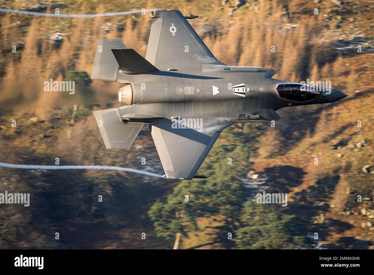 USAF F-35A Lightning II "Axe" flight from RAF Lakenheath 495th ...