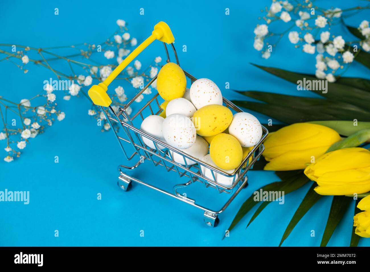Spring greeting cart hi-res stock photography and images - Alamy