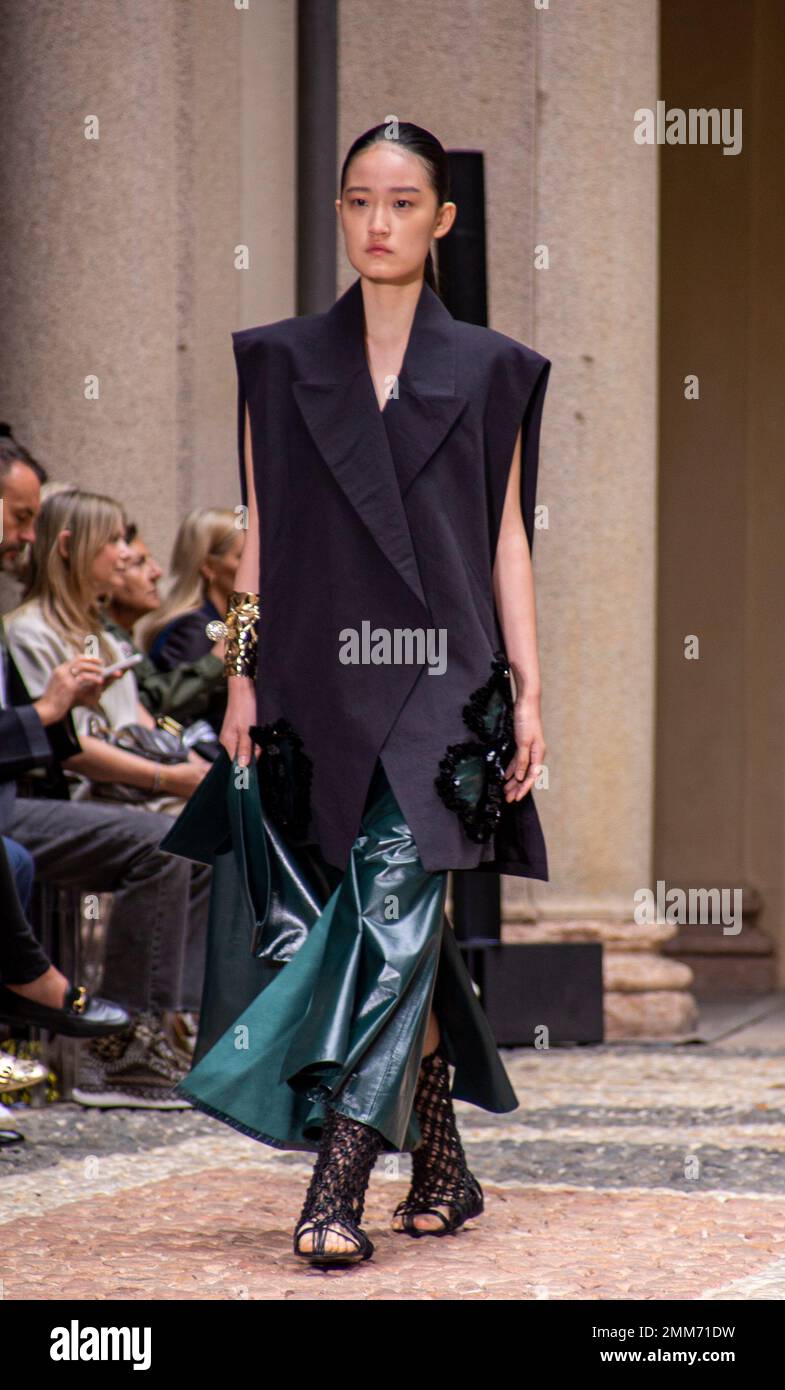 Mfw22 catwalk hi-res stock photography and images - Alamy
