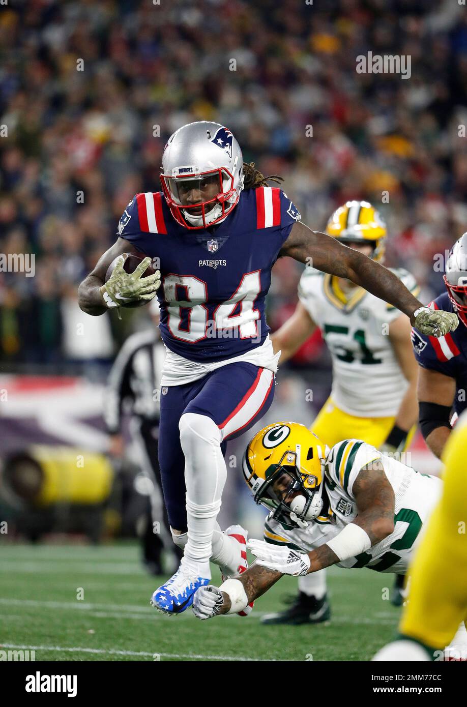 New England Patriots' Cordarrelle Patterson runs against the Green Bay ...
